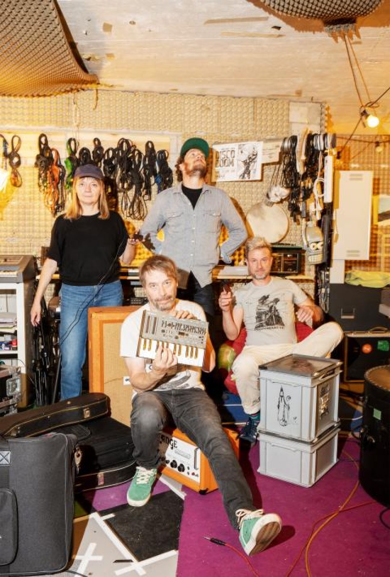 Disco Doom - Comet · Radio 3FACH