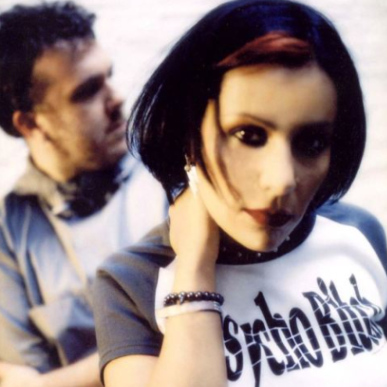 Violet Indiana - Russian Doll · Radio 3FACH